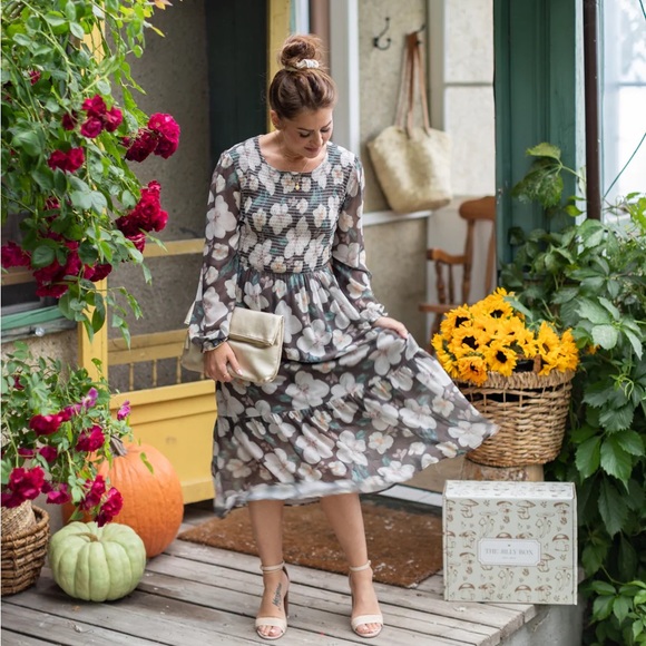 Mad About Style | Dresses | Jilly Box Mad About Style Grace Midi Dress In Vintage Floral Size ...